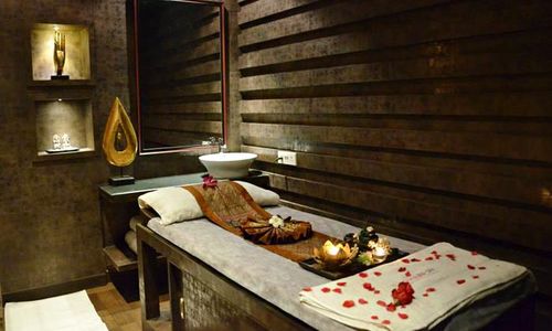 The Thai Aura Spa Park Street Area, Kolkata